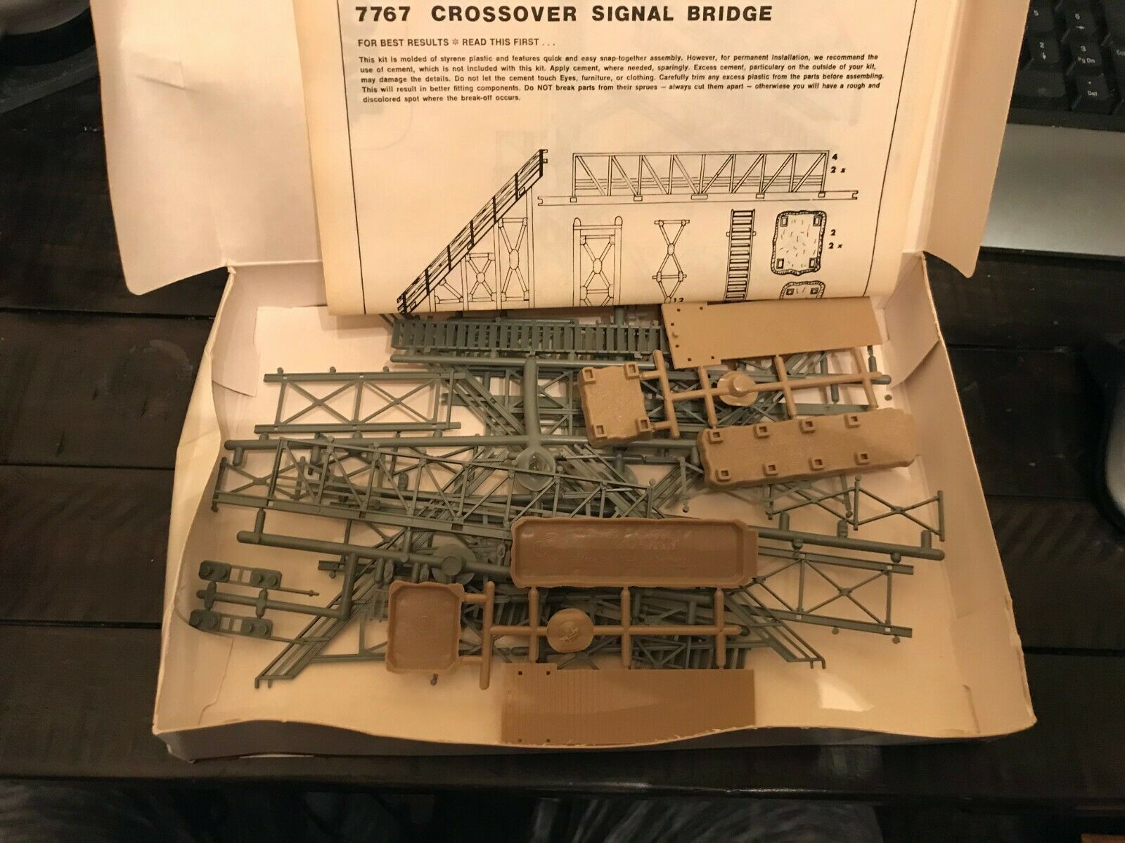 Tyco HO Scale Crossover Signal Bridge Kit | #20804090