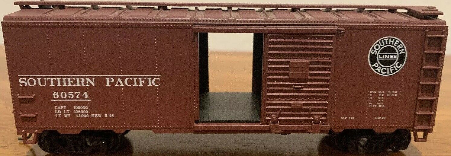 Athearn - Southern Pacific - 40 ' Box Car, Wgt 60574 Train | #20734250