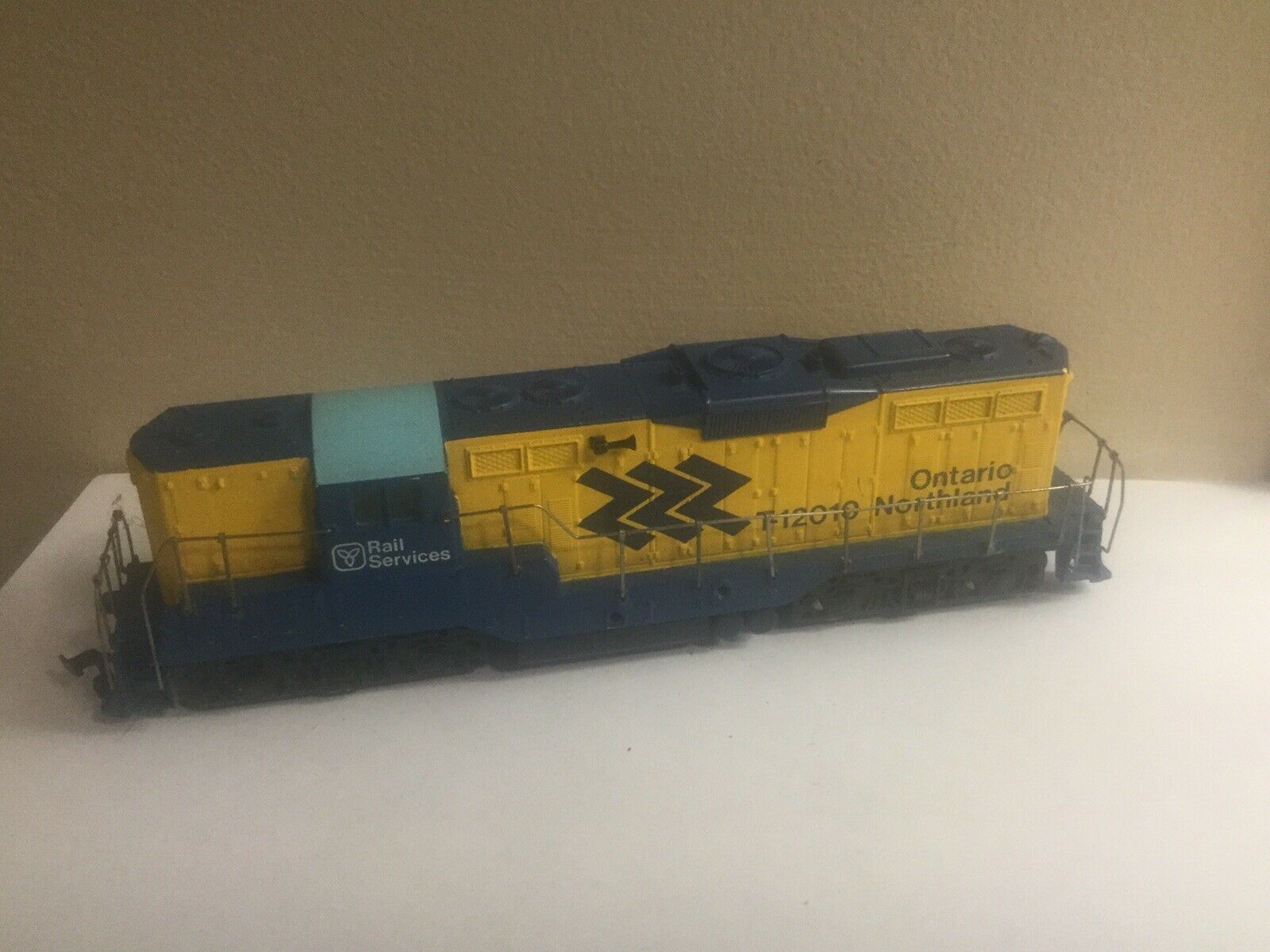 LIONEL POWERED GP20 HIGH HOOD ONTARIO NORTHLAND ENGINE LOCOMOTIVE HO ...
