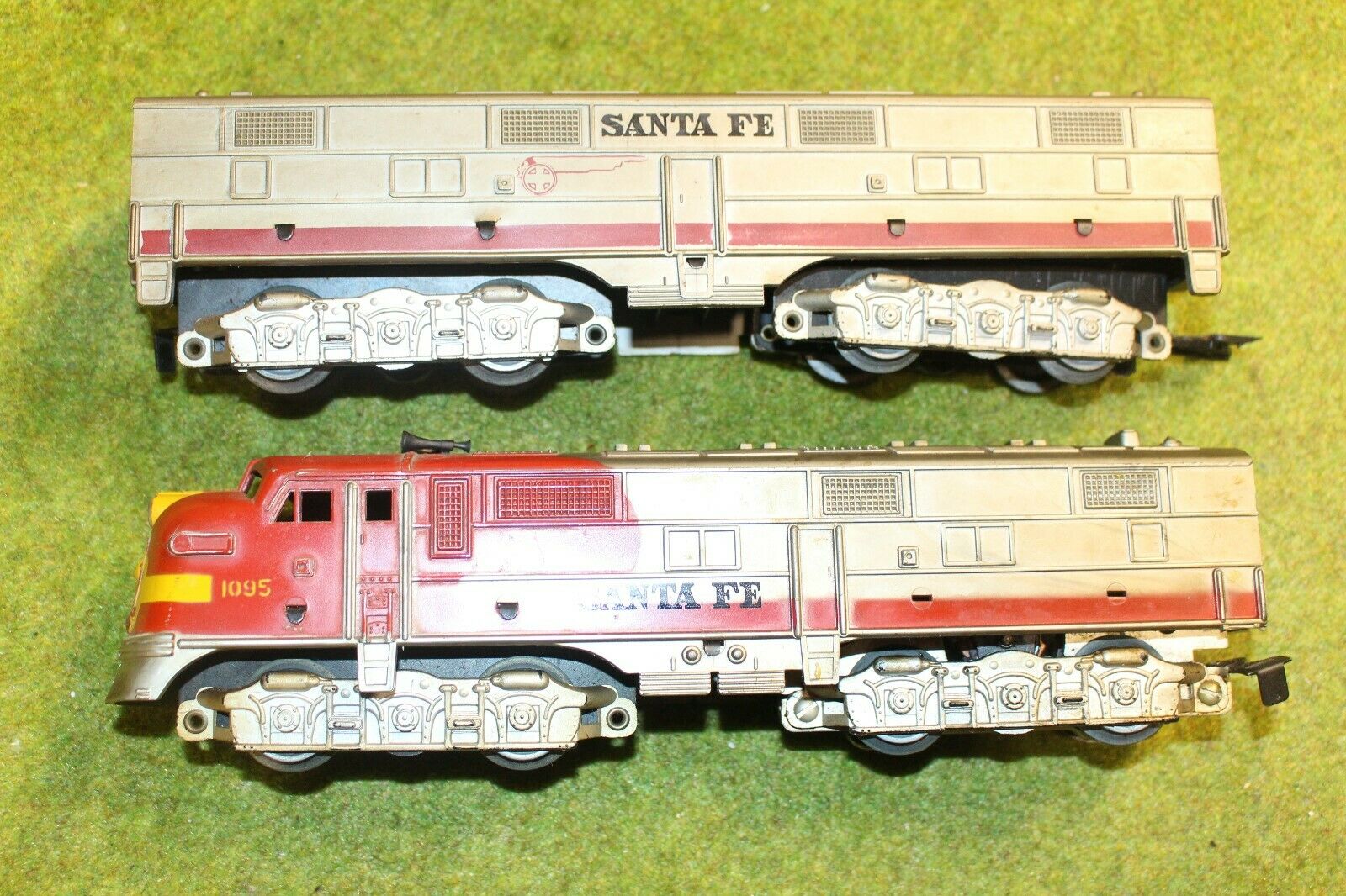 MARX 1095 SANTA FE E - 7 DIESEL ENGINE/LOCOMOTIVE - POWERED AND DUMMY ...
