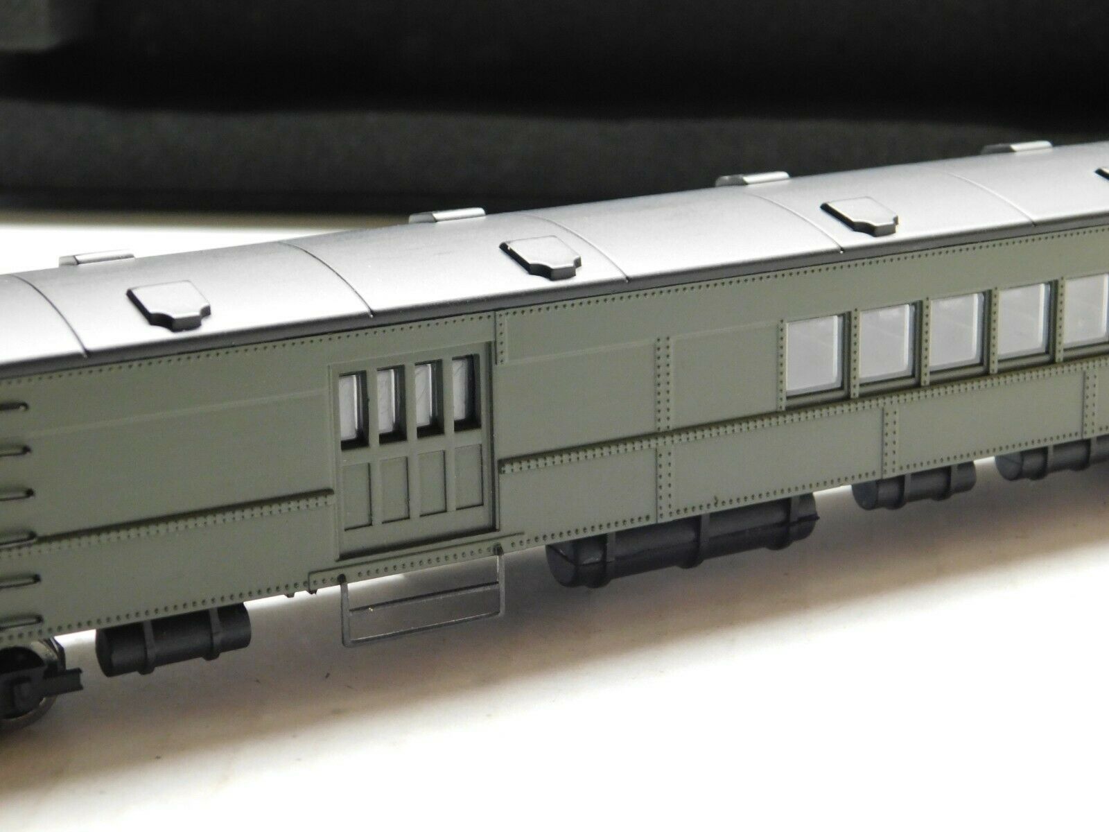 HO Scale - Bachmann Spectrum - Unlettered EMC Gas Electric Doodlebug ...